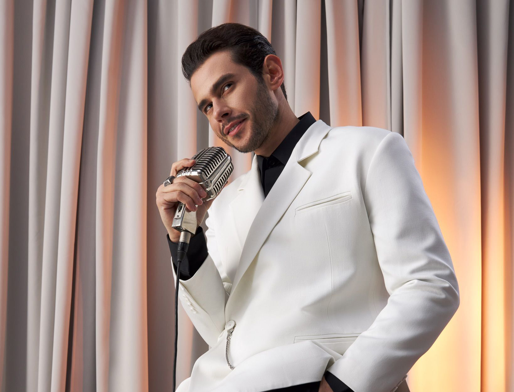 Cem Belevi’den Bir İlk!