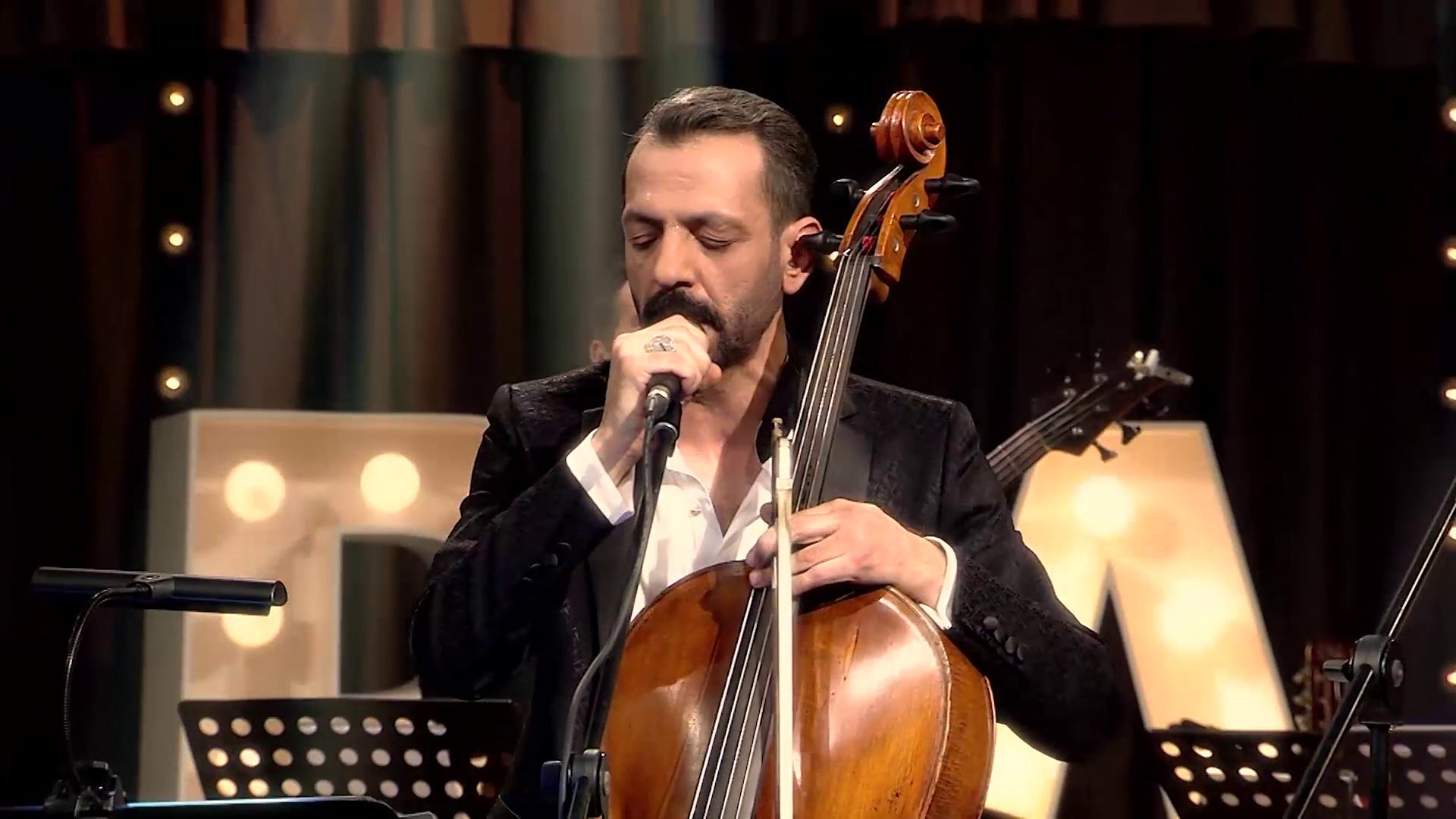 Rubato'dan "Sen Ağlama" Performansı!