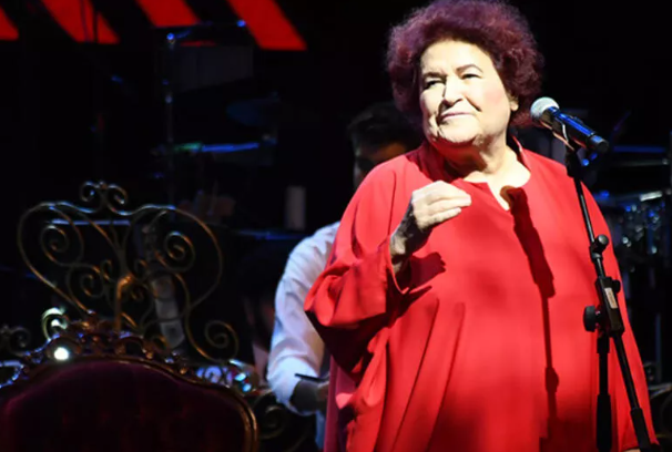 Selda Bağcan Harbiye'de Sevenleriyle Buluştu!