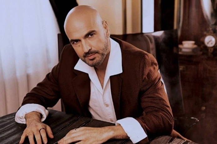 Soner Sarıkabadayı'dan "Dudaklarım Yeminli"