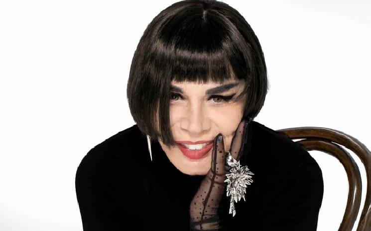 Sezen Aksu'dan Yeni Albümün Habercisi "Üşüdüm"